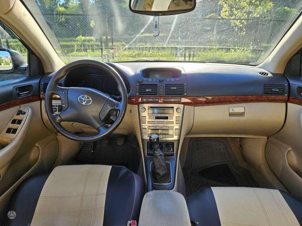 Grey Toyota Avensis 2006 in Vilnius, with an engine capacity of 2.20 L and mileage of 374 thousand km for 2000 €, photo 7 on AUTOMOTO.COM.LV