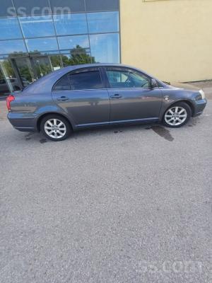 Grey Toyota Avensis 2006 in Jurmala, with an engine capacity of 2.20 L and mileage of 399 thousand km for 1300 €, photo 4 on AUTOMOTO.COM.LV
