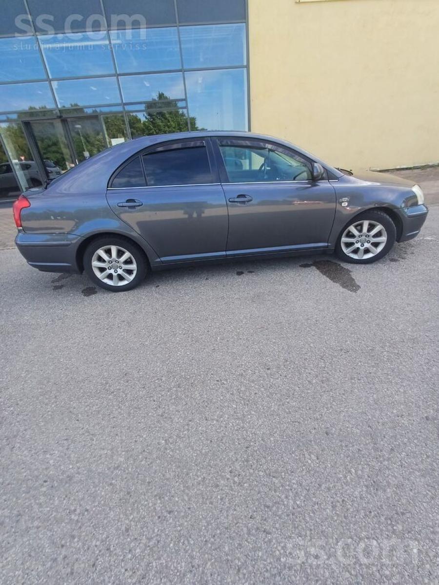 Grey Toyota Avensis 2006 in Jurmala, with an engine capacity of 2.20 L and mileage of 399 thousand km for 1300 €, photo 4 on AUTOMOTO.COM.LV