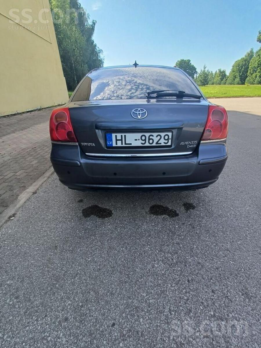 Grey Toyota Avensis 2006 in Jurmala, with an engine capacity of 2.20 L and mileage of 399 thousand km for 1300 €, photo 5 on AUTOMOTO.COM.LV