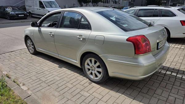Pelēks Toyota Avensis 2006 Viļņa, ar dzinēja tilpumu 2.00 L un nobraukumu 308 tūkst. km par 950 €, foto 2 vietnē AUTOMOTO.COM.LV