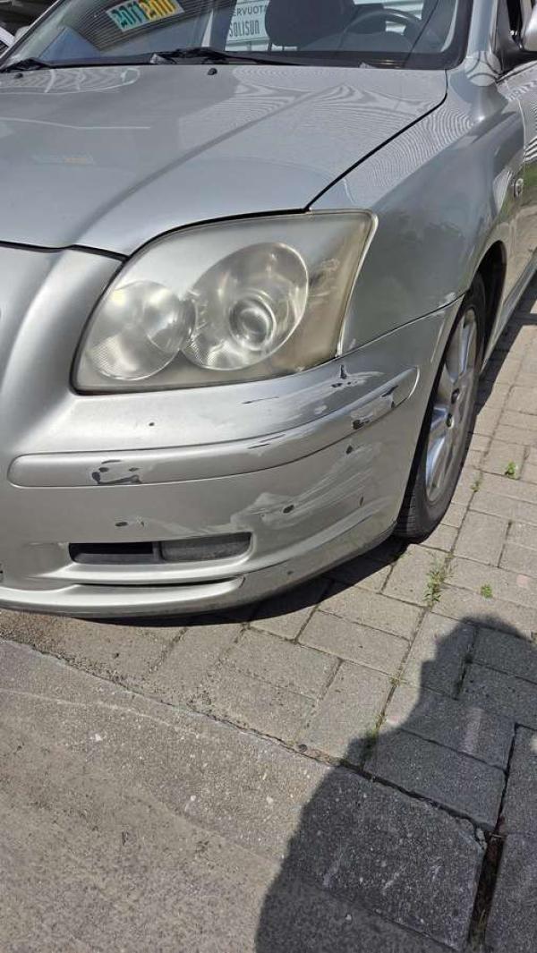 Pelēks Toyota Avensis 2006 Viļņa, ar dzinēja tilpumu 2.00 L un nobraukumu 308 tūkst. km par 950 €, foto 7 vietnē AUTOMOTO.COM.LV