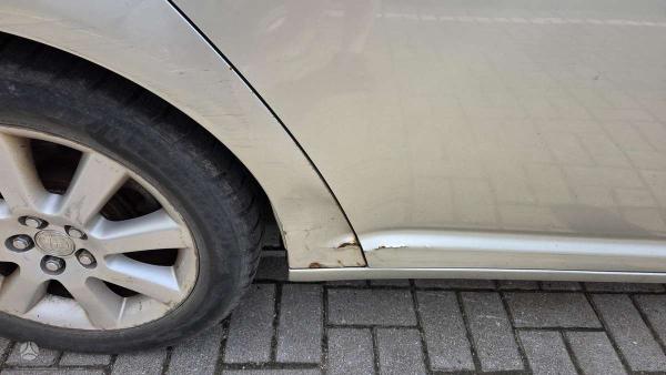 Pelēks Toyota Avensis 2006 Viļņa, ar dzinēja tilpumu 2.00 L un nobraukumu 308 tūkst. km par 950 €, foto 8 vietnē AUTOMOTO.COM.LV