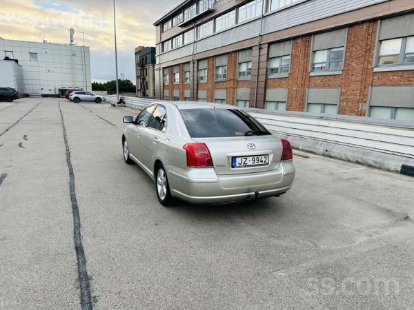 Grey Toyota Avensis 2006 in Riga, with an engine capacity of 2.20 L and mileage of 394 thousand km for 1630 €, photo 5 on AUTOMOTO.COM.LV