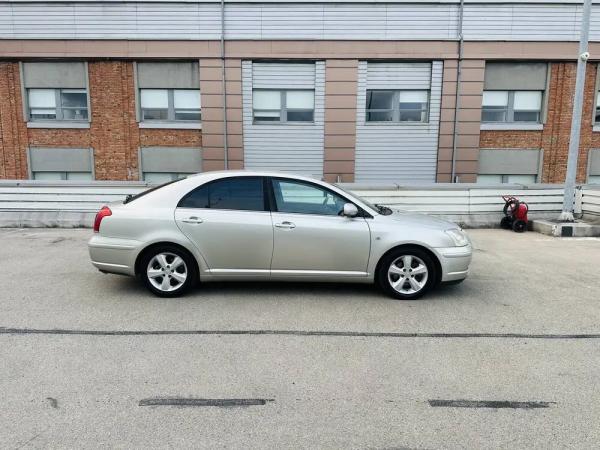 Pelēks Toyota Avensis 2006 Rīga, ar dzinēja tilpumu 2.20 L un nobraukumu 394 tūkst. km par 1630 €, foto 4 vietnē AUTOMOTO.COM.LV