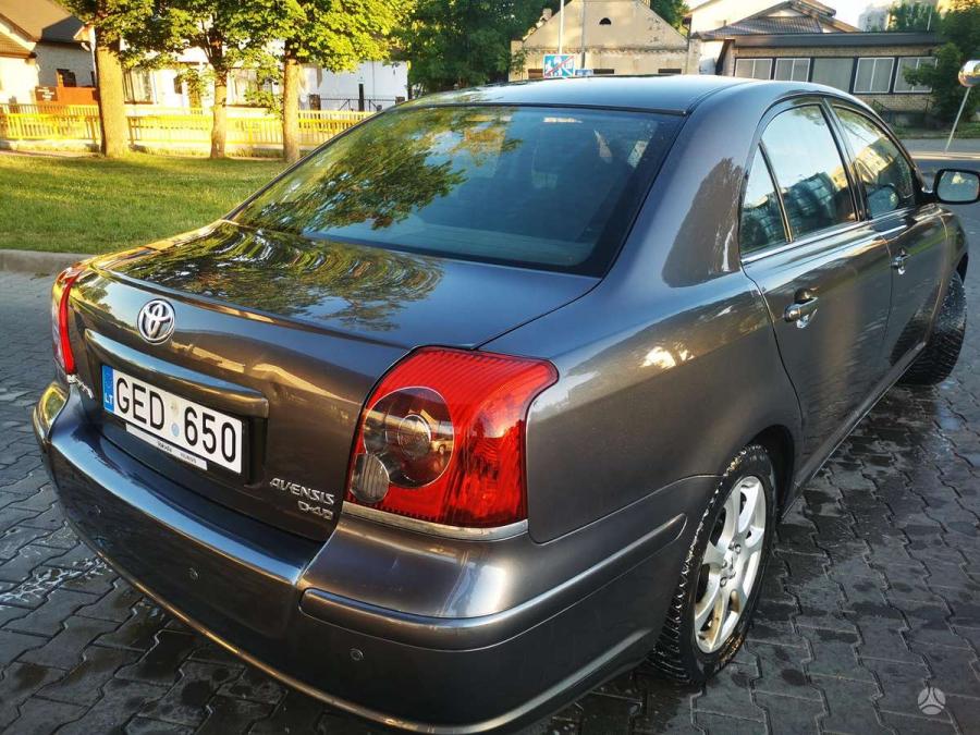 Grey Toyota Avensis 2006 in Vilnius, with an engine capacity of 2.00 L and mileage of 250 thousand km for 2650 €, photo 13 on AUTOMOTO.COM.LV