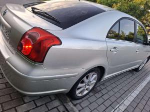 Серый Тойота Авенсис 2006 в Таураге, объемом двигателя 2.00 л и пробегом 292 тыс. км за 1300 €, фото  на AUTOMOTO.COM.LV