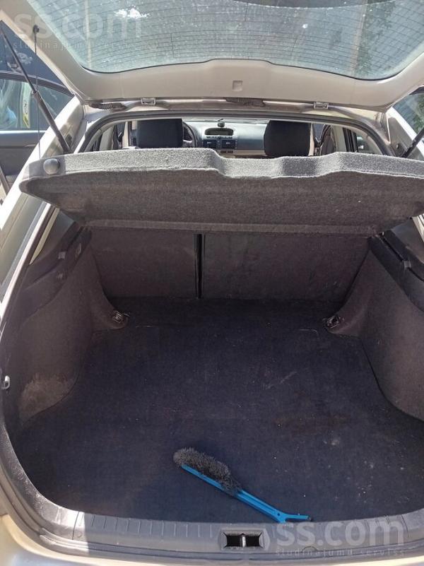 Pelēks Toyota Avensis 2006 Rīga, ar dzinēja tilpumu 2.00 L un nobraukumu 325 tūkst. km par 2000 €, foto 6 vietnē AUTOMOTO.COM.LV