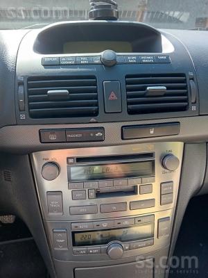 Pelēks Toyota Avensis 2006 Rīga, ar dzinēja tilpumu 2.00 L un nobraukumu 325 tūkst. km par 2000 €, foto 12 vietnē AUTOMOTO.COM.LV