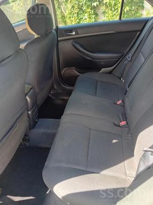 Pelēks Toyota Avensis 2006 Rīga, ar dzinēja tilpumu 2.00 L un nobraukumu 325 tūkst. km par 2000 €, foto 13 vietnē AUTOMOTO.COM.LV