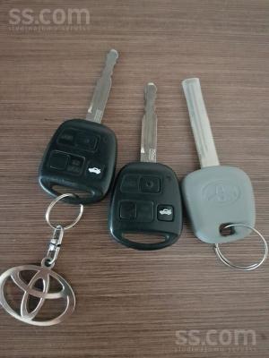 Серый Тойота Авенсис 2006 в Елгава, объемом двигателя 2.00 л и пробегом 225 тыс. км за 2950 €, фото 8 на AUTOMOTO.COM.LV