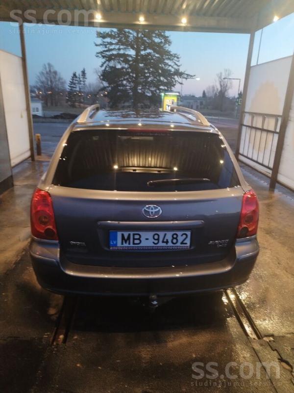 Toyota Avensis 2006 in Bauska on AUTOMOTO.COM.LV Grey Toyota Avensis 2006 in Bauska, with an engine capacity of 2.20 L and mileage of 245 thousand km for 2200 €, photo 5 on AUTOMOTO.COM.LV