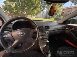 Pelēks Toyota Avensis 2006 Rīga, ar dzinēja tilpumu 2.00 L un nobraukumu 300 tūkst. km par 1700 €, foto 12 vietnē AUTOMOTO.COM.LV