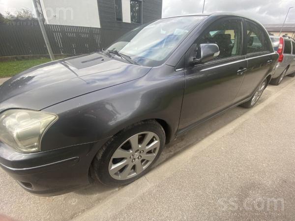 Grey Toyota Avensis 2007 in Liepaja, with an engine capacity of 2.00 L and mileage of 218 thousand km for 950 €, photo 9 on AUTOMOTO.COM.LV