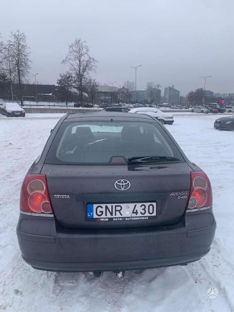Pelēks Toyota Avensis 2007 Viļņa, ar dzinēja tilpumu 2.23 L un nobraukumu 261 tūkst. km par 2200 €, foto 4 vietnē AUTOMOTO.COM.LV