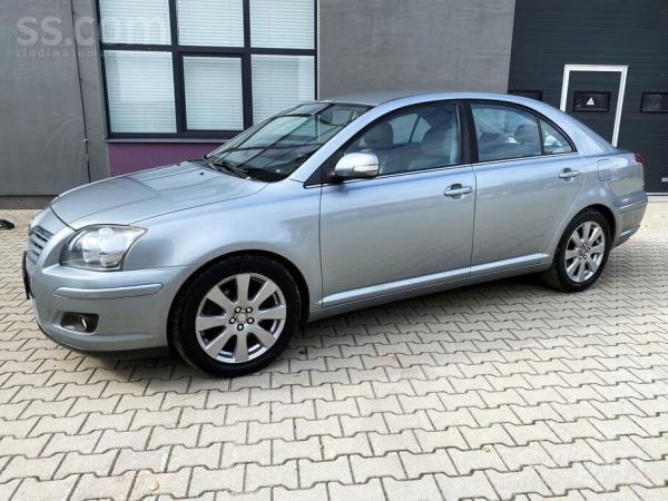 Pelēks Toyota Avensis 2007 Rīga, ar dzinēja tilpumu 2.00 L un nobraukumu 300 tūkst. km par 3500 €, foto 2 vietnē AUTOMOTO.COM.LV