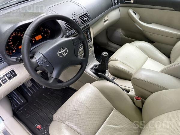 Pelēks Toyota Avensis 2007 Rīga, ar dzinēja tilpumu 2.00 L un nobraukumu 300 tūkst. km par 3500 €, foto 10 vietnē AUTOMOTO.COM.LV