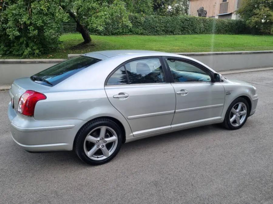Серый Тойота Авенсис 2007 в Екабпилс, объемом двигателя 2.20 л и пробегом 257 тыс. км за 3850 €, фото 8 на AUTOMOTO.COM.LV