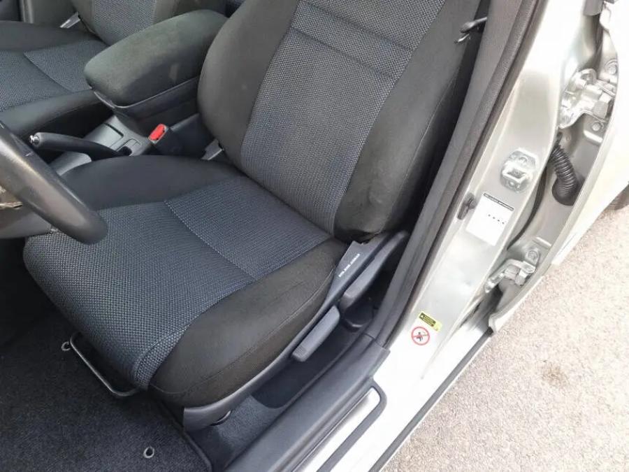 Серый Тойота Авенсис 2007 в Екабпилс, объемом двигателя 2.20 л и пробегом 257 тыс. км за 3850 €, фото 18 на AUTOMOTO.COM.LV
