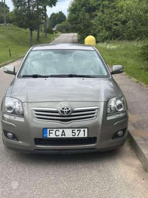 Grey Toyota Avensis 2007 in Ignalina, with an engine capacity of 2.23 L and mileage of 439 thousand km for 1400 €, photo 3 on AUTOMOTO.COM.LV