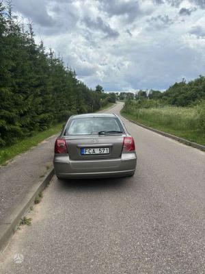 Grey Toyota Avensis 2007 in Ignalina, with an engine capacity of 2.23 L and mileage of 439 thousand km for 1400 €, photo 4 on AUTOMOTO.COM.LV