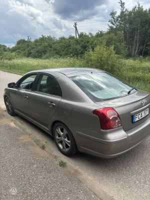 Grey Toyota Avensis 2007 in Ignalina, with an engine capacity of 2.23 L and mileage of 439 thousand km for 1400 €, photo 6 on AUTOMOTO.COM.LV