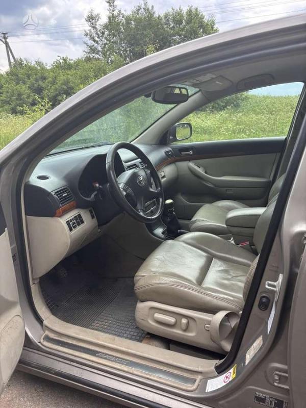 Grey Toyota Avensis 2007 in Ignalina, with an engine capacity of 2.23 L and mileage of 439 thousand km for 1400 €, photo 7 on AUTOMOTO.COM.LV