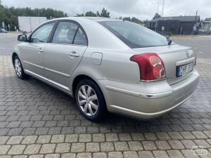 Pelēks Toyota Avensis 2007 Raseiniai, ar dzinēja tilpumu 2.00 L un nobraukumu 250 tūkst. km par 1750 €, foto  vietnē AUTOMOTO.COM.LV