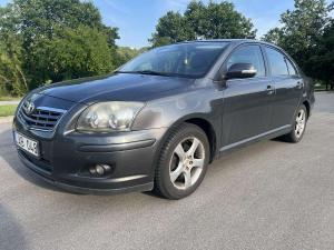 Pelēks Toyota Avensis 2007 Kauņa, ar dzinēja tilpumu 2.00 L un nobraukumu 235 tūkst. km par 2200 €, foto  vietnē AUTOMOTO.COM.LV
