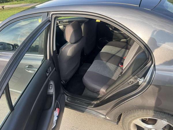 Grey Toyota Avensis 2007 in Kaunas, with an engine capacity of 2.00 L and mileage of 235 thousand km for 2200 €, photo 6 on AUTOMOTO.COM.LV