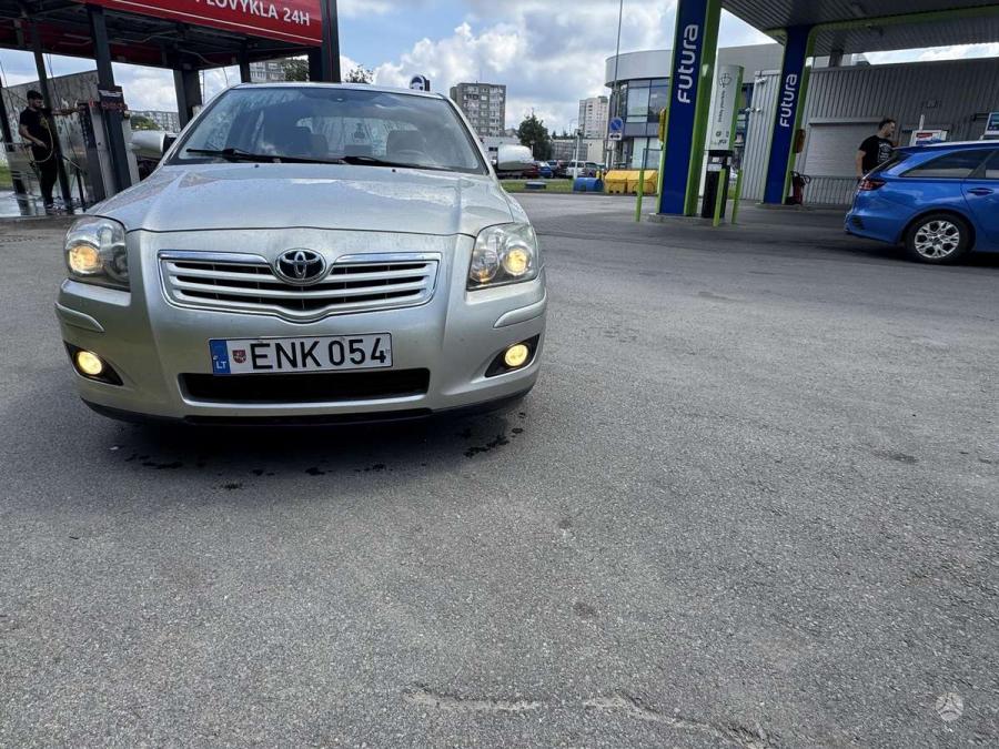 Серый Тойота Авенсис 2007 в Вильнюс, объемом двигателя 2.00 л и пробегом 320 тыс. км за 2350 €, фото 1 на AUTOMOTO.COM.LV
