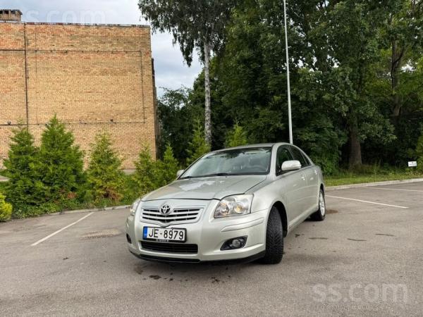 Grey Toyota Avensis 2007 in Riga, with an engine capacity of 2.00 L and mileage of 450 thousand km for 1000 €, photo 2 on AUTOMOTO.COM.LV