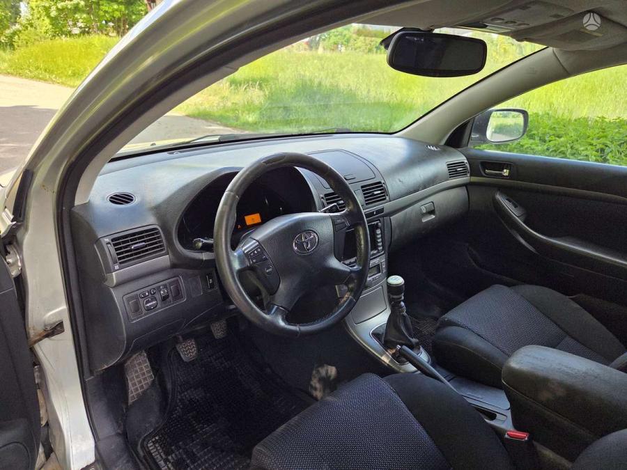 Grey Toyota Avensis 2007 in Vilnius, with an engine capacity of 2.00 L and mileage of 297 thousand km for 2200 €, photo 19 on AUTOMOTO.COM.LV