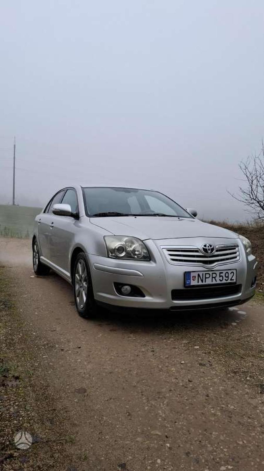 Pelēks Toyota Avensis 2008 Viļņa, ar dzinēja tilpumu 2.23 L un nobraukumu 330 tūkst. km par 1990 €, foto 1 vietnē AUTOMOTO.COM.LV