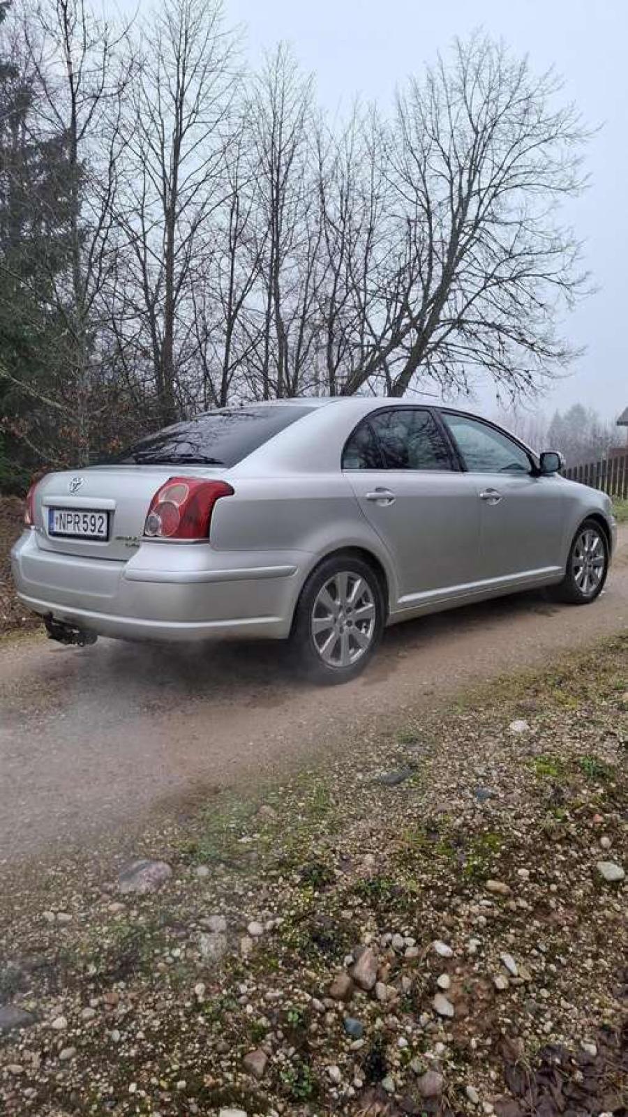 Pelēks Toyota Avensis 2008 Viļņa, ar dzinēja tilpumu 2.23 L un nobraukumu 330 tūkst. km par 1990 €, foto 2 vietnē AUTOMOTO.COM.LV