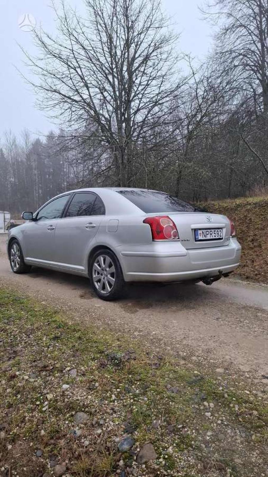 Pelēks Toyota Avensis 2008 Viļņa, ar dzinēja tilpumu 2.23 L un nobraukumu 330 tūkst. km par 1990 €, foto 3 vietnē AUTOMOTO.COM.LV