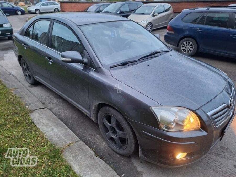 Grey Toyota Avensis 2008 in Siauliai, with an engine capacity of 2.20 L and mileage of 300 thousand km for 1750 €, photo 1 on AUTOMOTO.COM.LV