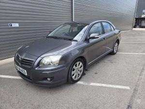 Pelēks Toyota Avensis 2008 Rīga, ar dzinēja tilpumu 1.79 L un nobraukumu 160 tūkst. km par 1600 €, foto  vietnē AUTOMOTO.COM.LV