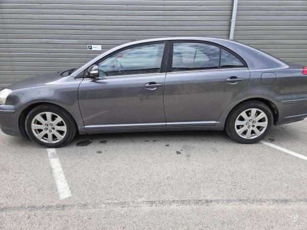 Pelēks Toyota Avensis 2008 Rīga, ar dzinēja tilpumu 1.79 L un nobraukumu 160 tūkst. km par 1600 €, foto 4 vietnē AUTOMOTO.COM.LV
