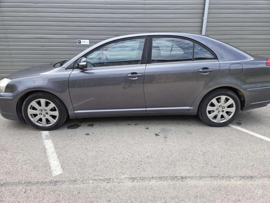 Pelēks Toyota Avensis 2008 Rīga, ar dzinēja tilpumu 1.79 L un nobraukumu 160 tūkst. km par 1600 €, foto 5 vietnē AUTOMOTO.COM.LV