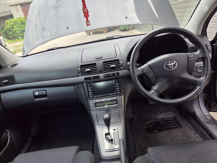 Pelēks Toyota Avensis 2008 Rīga, ar dzinēja tilpumu 1.79 L un nobraukumu 160 tūkst. km par 1600 €, foto 11 vietnē AUTOMOTO.COM.LV
