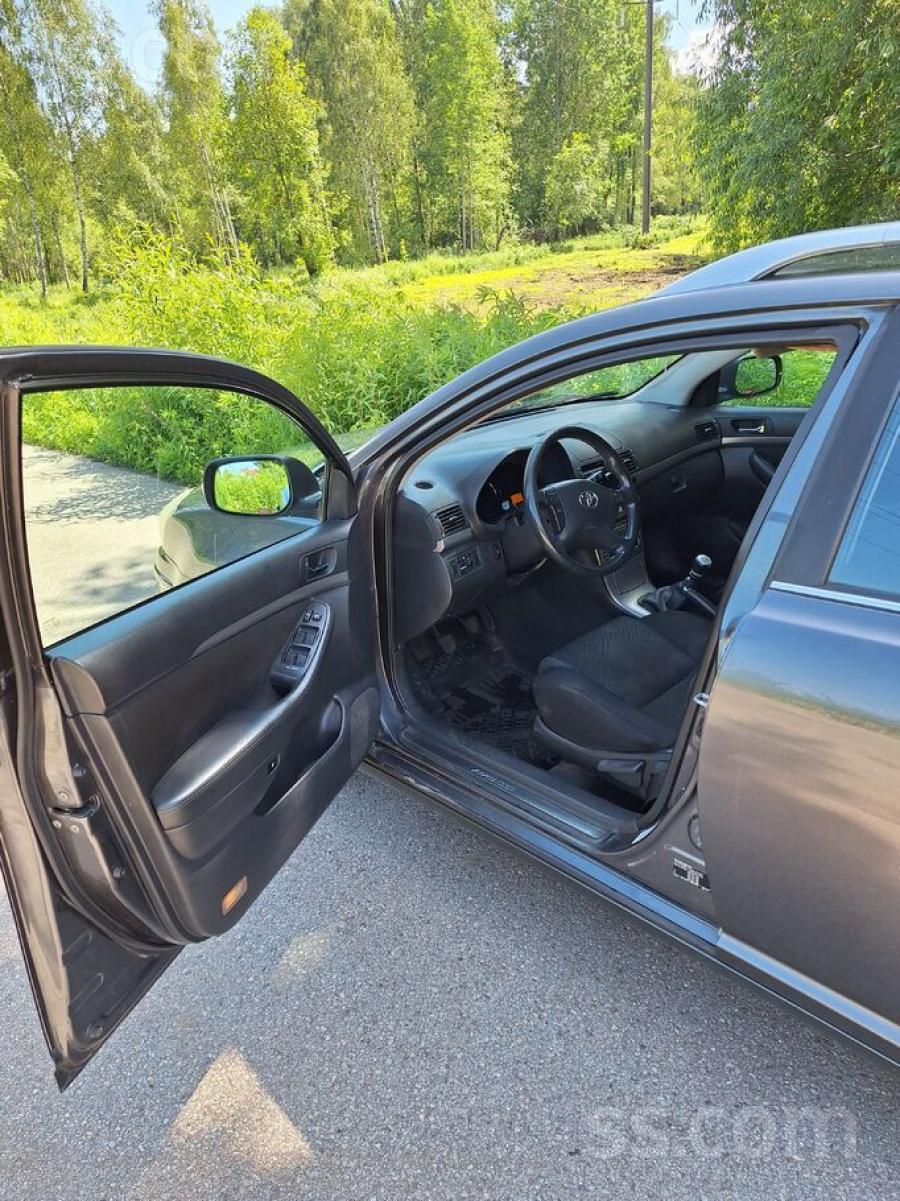 Pelēks Toyota Avensis 2008 Rīga, ar dzinēja tilpumu 2.20 L un nobraukumu 283 tūkst. km par 1900 €, foto 7 vietnē AUTOMOTO.COM.LV