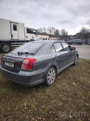 Grey Toyota Avensis 2009 in Daugavpils, with an engine capacity of 2.00 L and mileage of 283 thousand km for 2500 €, photo 2 on AUTOMOTO.COM.LV