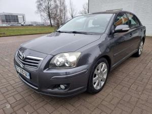 Pelēks Toyota Avensis 2009 Tauragė, ar dzinēja tilpumu 2.00 L un nobraukumu 231 tūkst. km par 2900 €, foto  vietnē AUTOMOTO.COM.LV