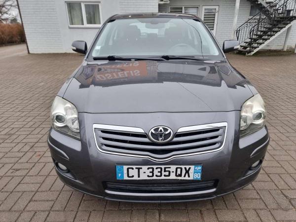 Grey Toyota Avensis 2009 in Taurage, with an engine capacity of 2.00 L and mileage of 231 thousand km for 2900 €, photo 2 on AUTOMOTO.COM.LV