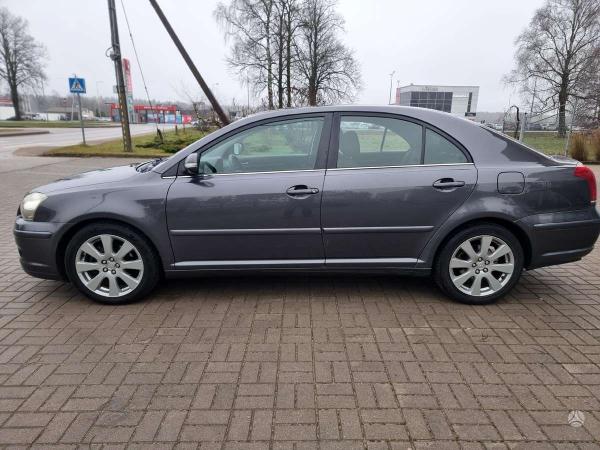 Grey Toyota Avensis 2009 in Taurage, with an engine capacity of 2.00 L and mileage of 231 thousand km for 2900 €, photo 6 on AUTOMOTO.COM.LV