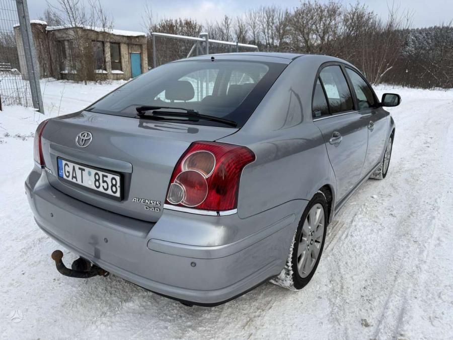 Pelēks Toyota Avensis 2009 Viļņa, ar dzinēja tilpumu 2.00 L un nobraukumu 401 tūkst. km par 1450 €, foto 5 vietnē AUTOMOTO.COM.LV