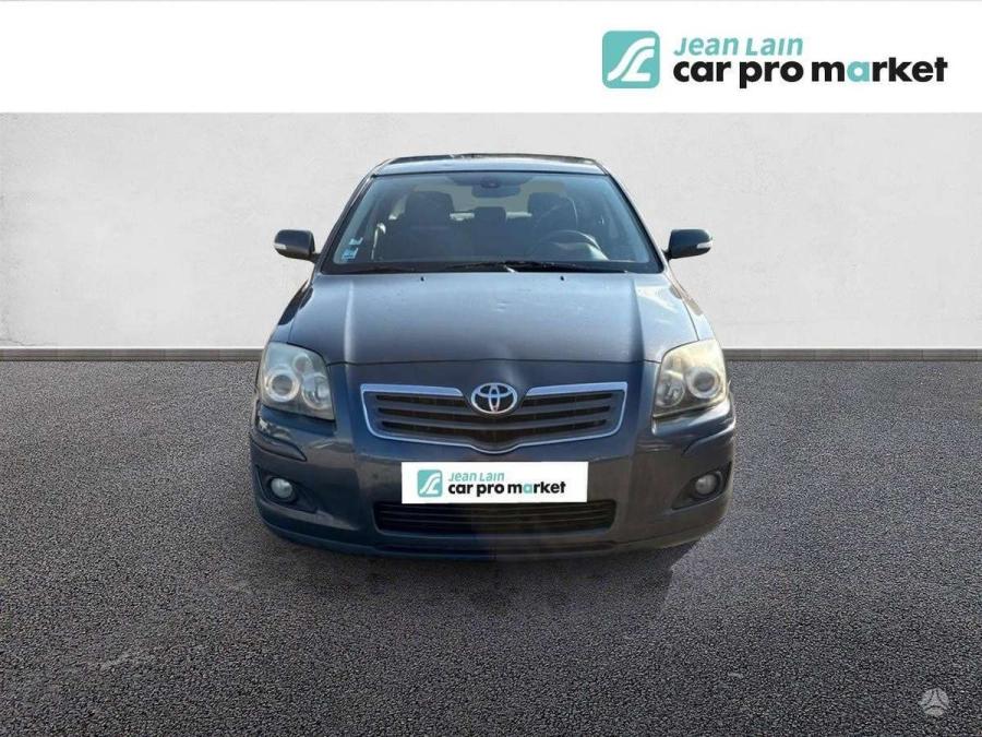 Pelēks Toyota Avensis 2009 Šauļi, ar dzinēja tilpumu 2.00 L un nobraukumu 283 tūkst. km par 2500 €, foto 2 vietnē AUTOMOTO.COM.LV