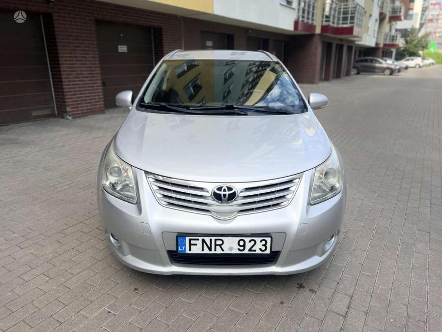 Grey Toyota Avensis 2011 in Vilnius, with an engine capacity of 2.00 L and mileage of 358 thousand km for 2750 €, photo 3 on AUTOMOTO.COM.LV