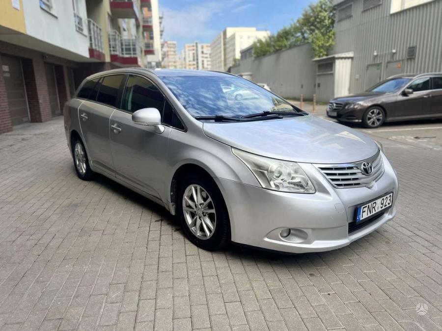 Grey Toyota Avensis 2011 in Vilnius, with an engine capacity of 2.00 L and mileage of 358 thousand km for 2750 €, photo 4 on AUTOMOTO.COM.LV